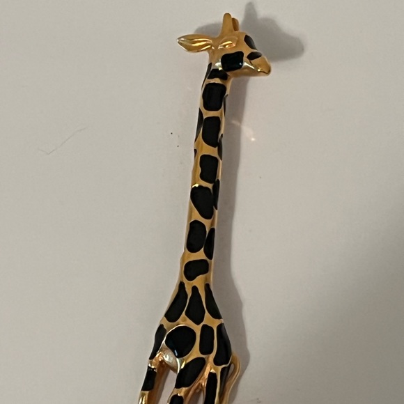 Carolee | Jewelry | Vintage Carolee Giraffe Pin | Poshmark